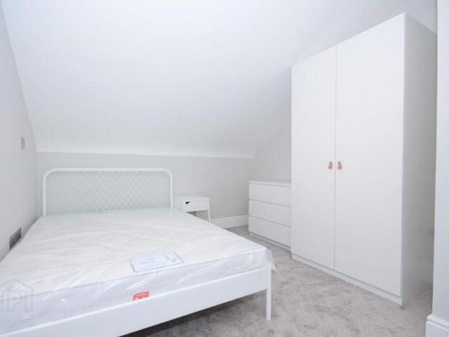 Apt 4, 7 Malone Road, Belfast, BT9 6RT