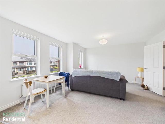 Apt 4, 3 Loughan Hall, Dundonald, Castlereagh, Belfast, BT16 2FQ