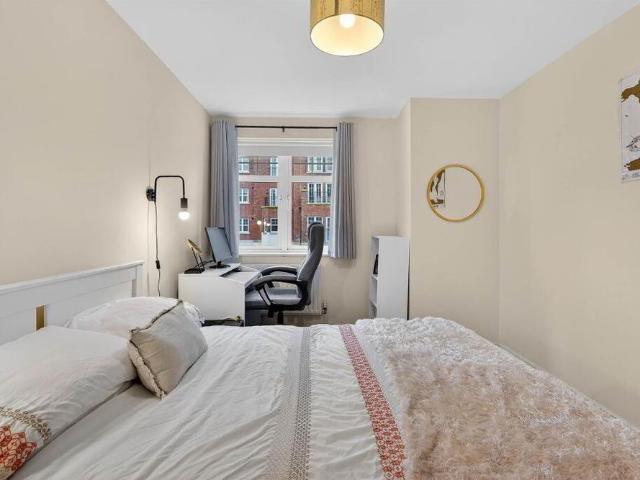 Apt 4 College House, 2 College Drive, Belfast, BT7 3LF