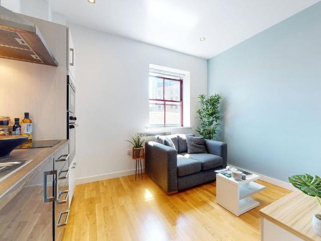 Apt 4, Crown Residence