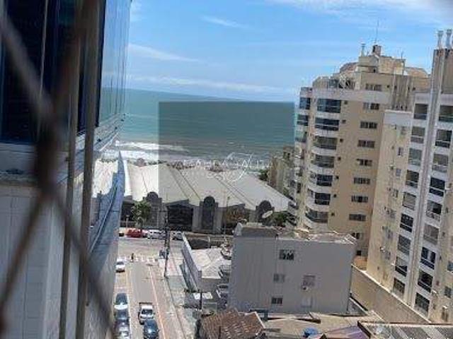 Apt 4 dormitórios sendo 2 suites a 130 mts do mar em Meia Praia Itapema Cod 135