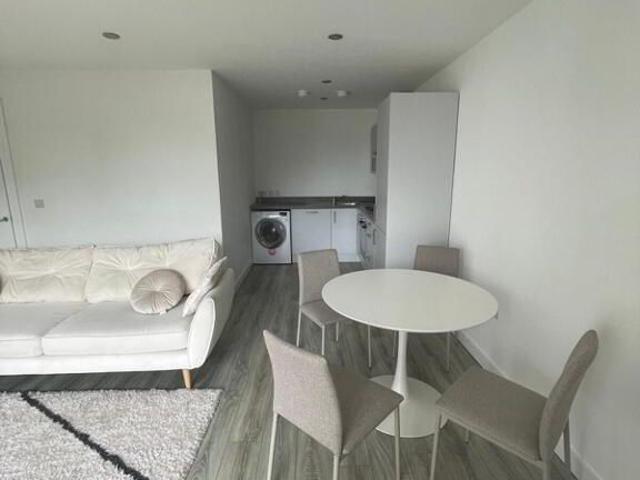 Apt 4 Sandford Building, 25 Bridge End, Belfast, BT5 4AW
