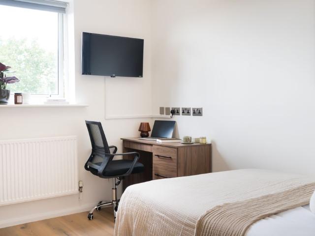 Apt 502, Cambridge House