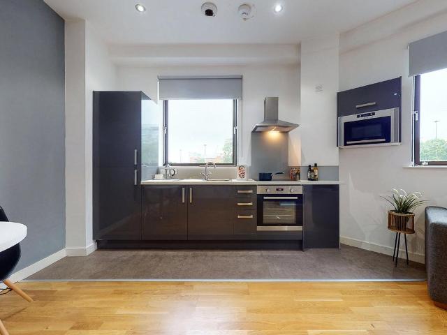 Apt 57, Q Two Residence, 25 Queen. 1 bed apartment to rent £1,099 pcm £254 pw