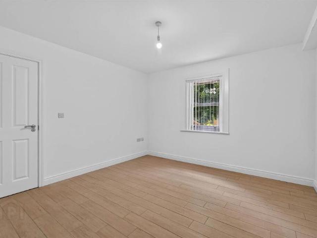 Apt 5, 53 Bridge Street, Lisburn, BT28 1XZ
