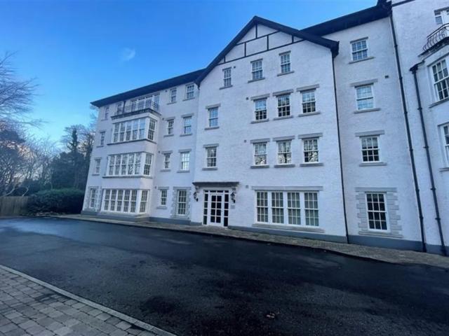 Apt 5, 6 Danesfort Park North