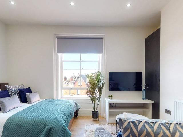 Apt 5, 29 Clarendon Road