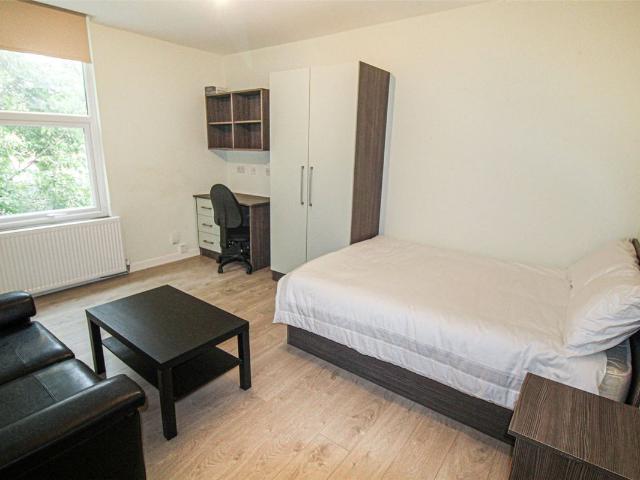 Apt 5, 30 Brudenell Road #565761 LS6, Studio to rent, £665 pcm | PrimeLocation
