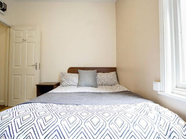 Apt 5A, 8 Springfield Mount