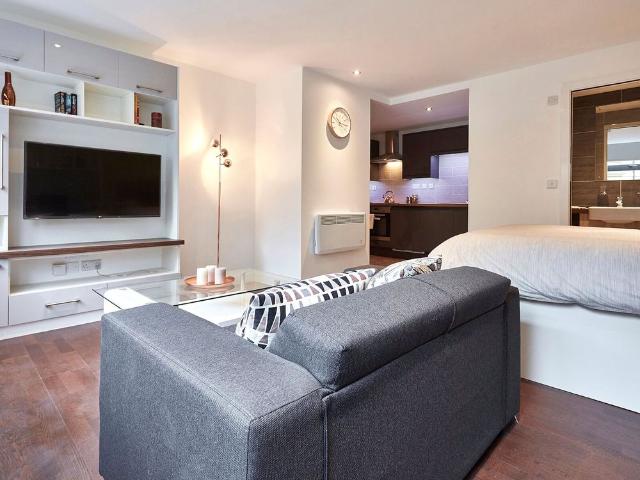 Apt 6, 5 South Parade