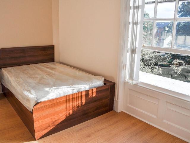 Apt 6, 12A Clarendon Road #658738 LS2, 1 bed flat to rent, £975 pcm | PrimeLocation