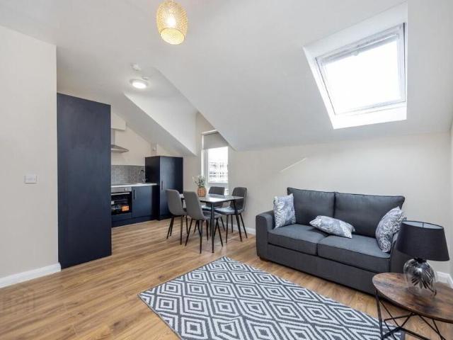Apt 6, 27 Camden Street, Belfast, BT9 6AT