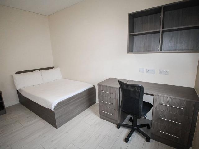 Apt 6, 31 Clarendon Road