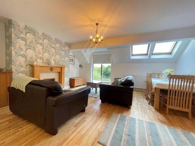 Apt 6, Locksley Lane, Upper Lisburn Road, Finaghy, Belfast, BT10 0BB