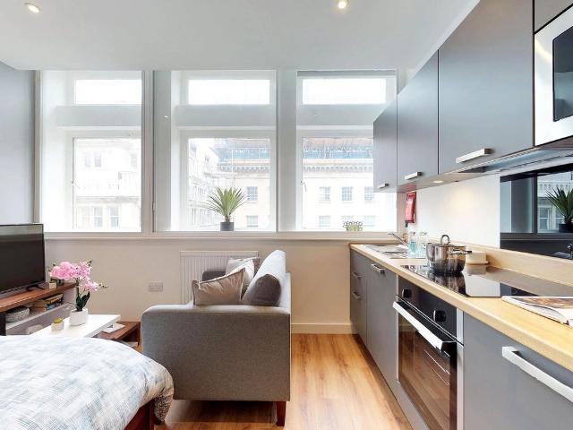 Apt 73, Gravity Residence