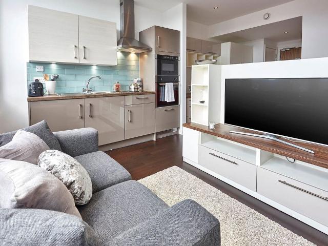 Apt 80, Piccadilly Residence