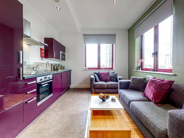 Apt 82, Q One Residence, Wade Lane LS2 2 bed apartment to rent £1,249 pcm £288 pw