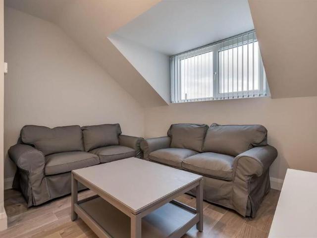 Apt 8, 41 Wellington Park, Belfast, BT9 6DN