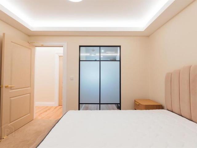 Apt 8, 5 Lower Crescent, Botanic, Belfast, BT7 1NR