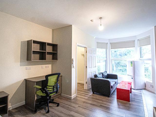 Apt 8, 16 St John's Terrace #741718 LS3, 1 bed flat to rent, £875 pcm | PrimeLocation