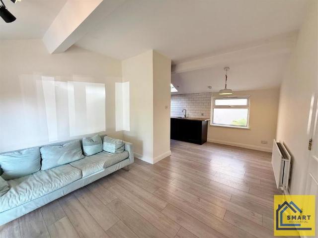 Apt 8, 23 Knock Road, Belfast, BT5 6LA