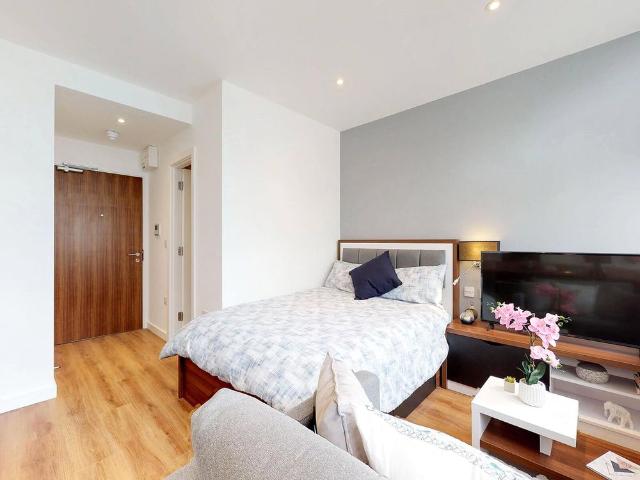Apt 8, Gravity Residence