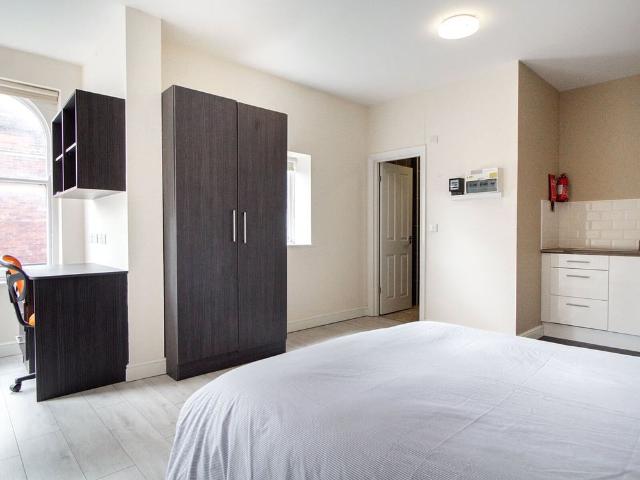 Apt 8A, 31 Clarendon Road