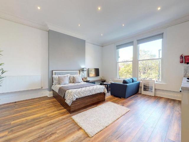 Apt 9, 40 Clarendon Road, Clarendon. Studio to rent £1,098 pcm £253 pw