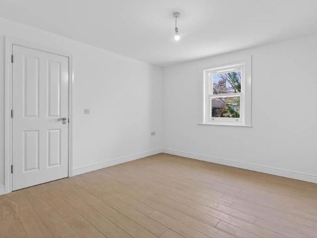 Apt 9, 51 53bridge Street, Lisburn, BT28 1XZ