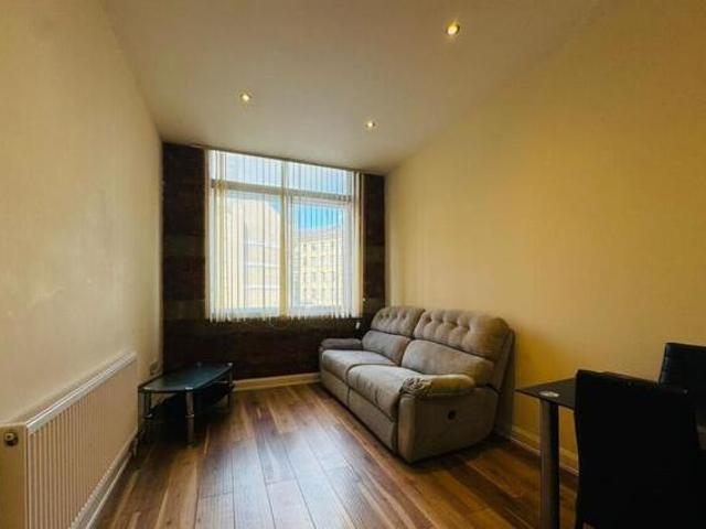 Apt, Canal Road, 2 Bedroom Flat