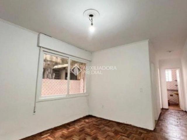 apt de 1 dormitório com pátio