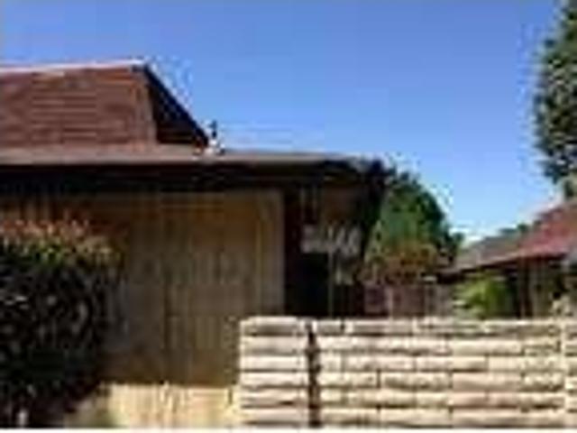 APT. FOR RENT! MOVE IN SPECIAL Large 2/1, garage, w/d hookup, great area