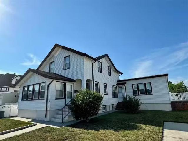 Apt In House, Apartment Long Beach, NY 73 E Market St #3