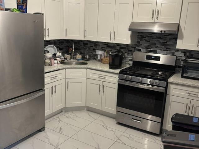 Apt in Whitestone