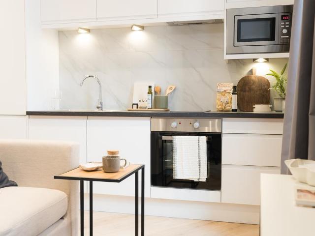 Apt LG08, Churchill House Residence. Studio to rent £1,098 pcm £253 pw