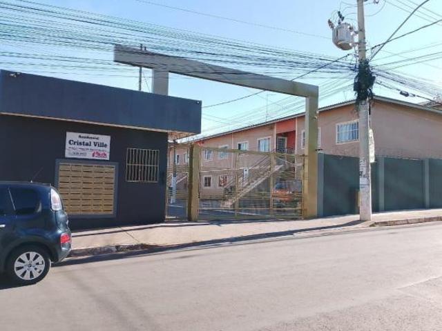 Apt Reformado no Condomínio Cristal Ville