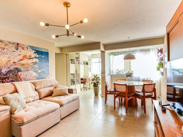 APTO MOBILIADO 01 SUÍTE BIGORRILHO 66 M² 01 VAGA ANDAR ALTO E VISTA LIVRE