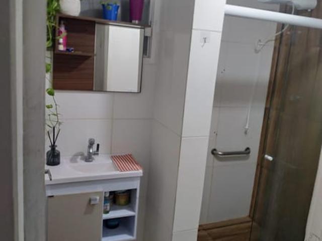 Apto mobiliado e quarto para compartilhar