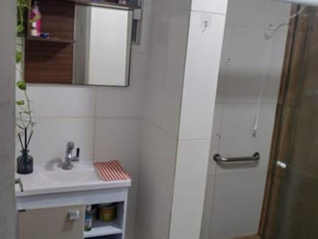 Apto mobiliado e quarto para compartilhar