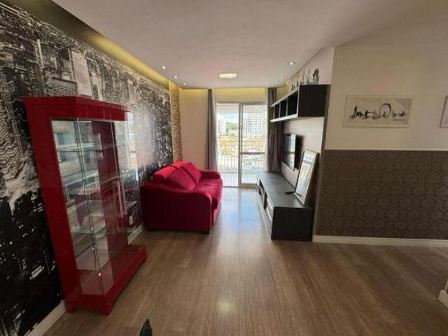 Apto na Vila Sônia com 2 suítes e ampla varanda