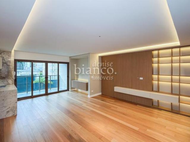Apto no Batel, mobiliado, 2 suites, 2 vagas