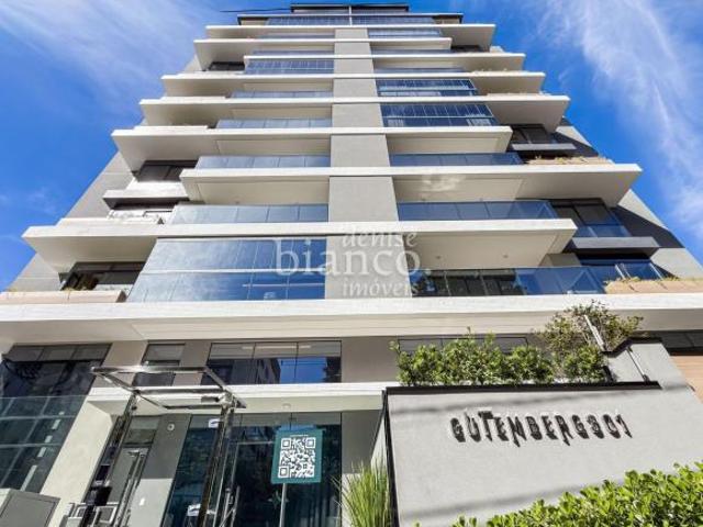 Apto no Batel com 2 suites, 3 vagas e ampla varand