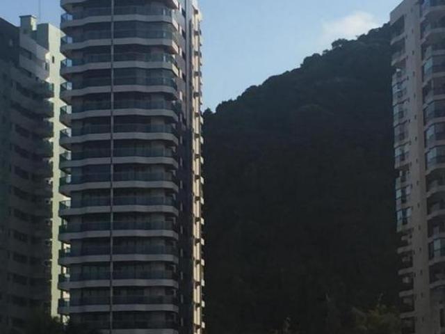 APTO NO GUARUJÁ, MOBILIADO, ANDAR ALTO, 04 DORMITÓRIOS, 03 SUÍTES, 02 VAGAS !