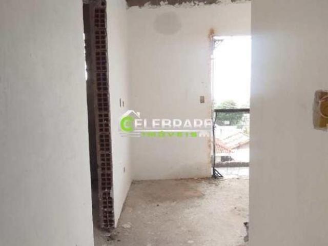 APTO NOVO CENTRO PINHAIS! 02 QTOS,SUÍTE,SACADA,GARAGEM,ELEVADOR