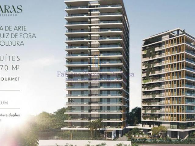 Apto Novo de Luxo 4 suítes, 4 vagas, varanda gourmet, área de lazer completa com 270 m2 no Centro de