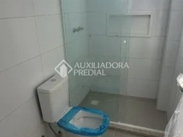 Apto novo em prédio pequeno com salão de festas, churrasqueira e terraço