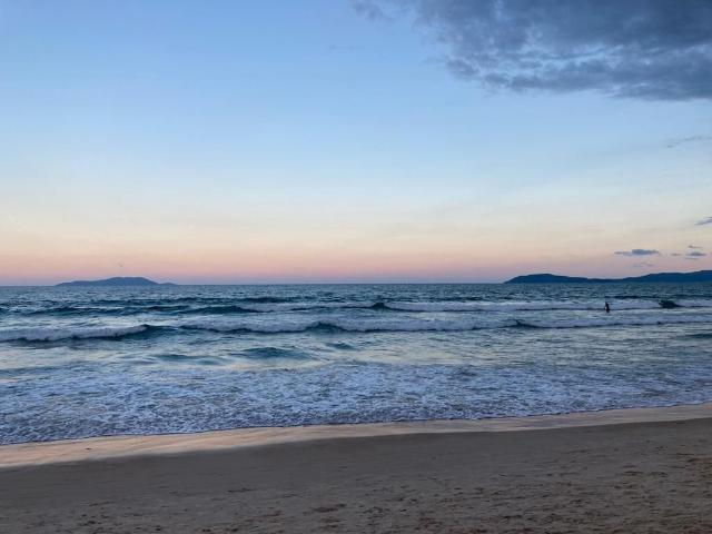 Apto novo lindo vista mar paraíso Praia Grande