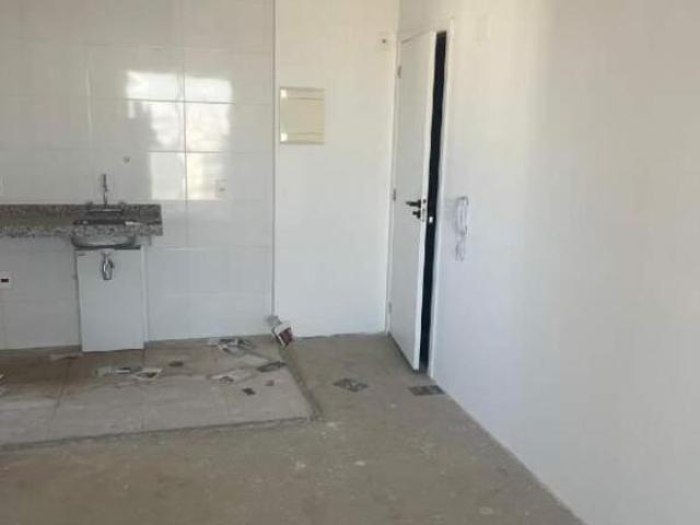Apto Novo! Próximo ao Metro Vila !