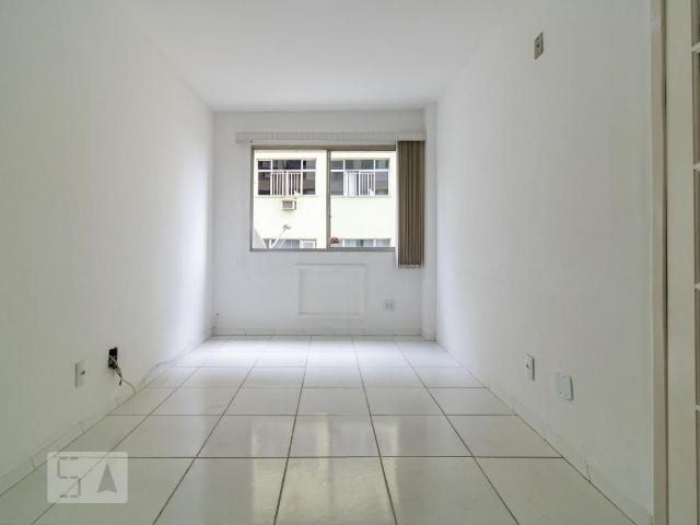 Apto, Olaria, 2 Quartos, 48 m2 Rio de Janeiro