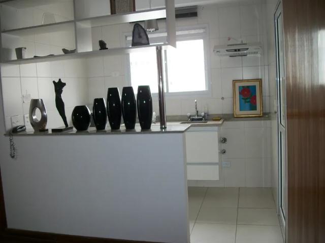 Apto a Venda 02 dorm sendo 1 suite, 90m², sala integrada com varanda, 01 vaga Prox ao metro Co